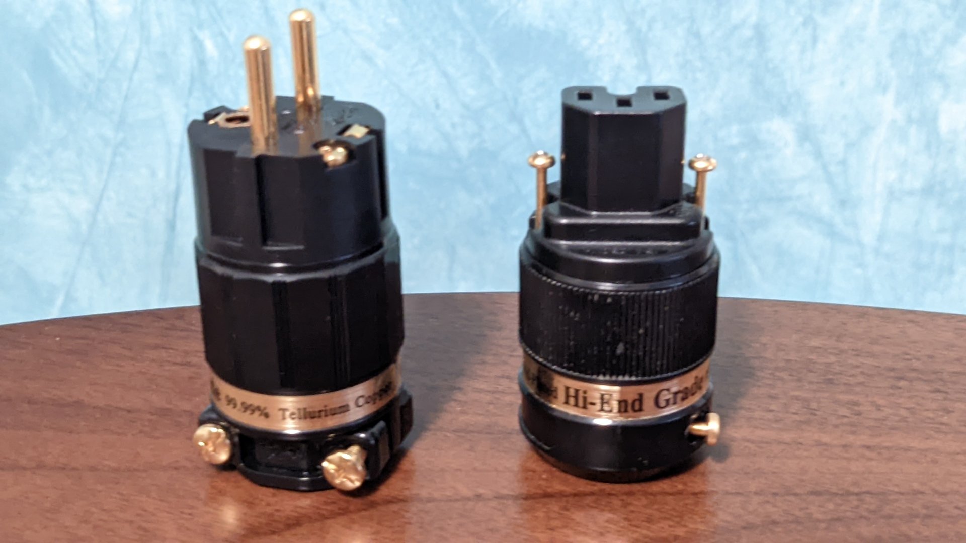 Iego gold schuko XL -iego gold iec 8085G | AVsite